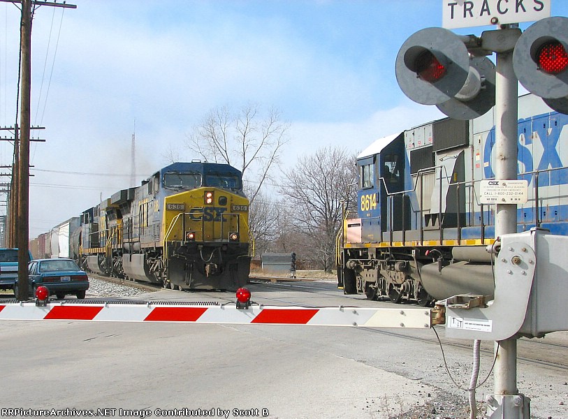 CSX 636 Q388 MEETS Q397